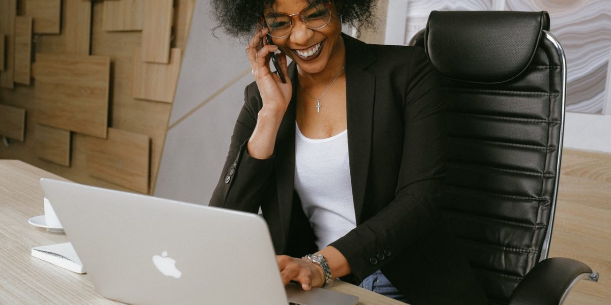 How to Answer the Phone Professionally at Your Business – Lever Minds How to Answer the Phone Professionally at Your Business – Lever Minds